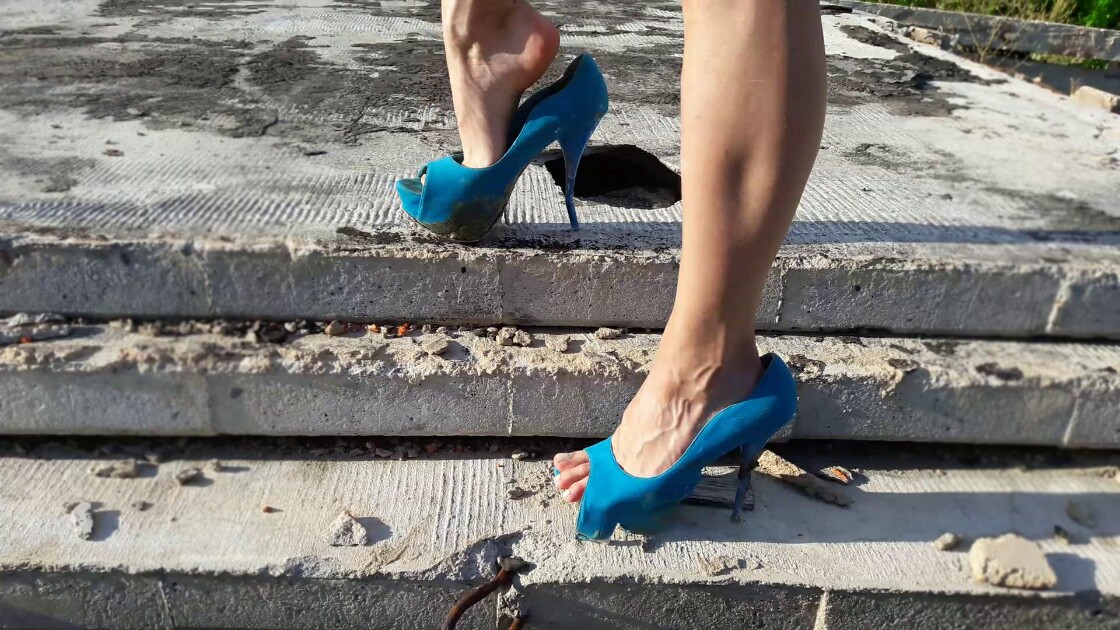 Abused high heels, broken heels, high heels destruction, shoes abuse ...