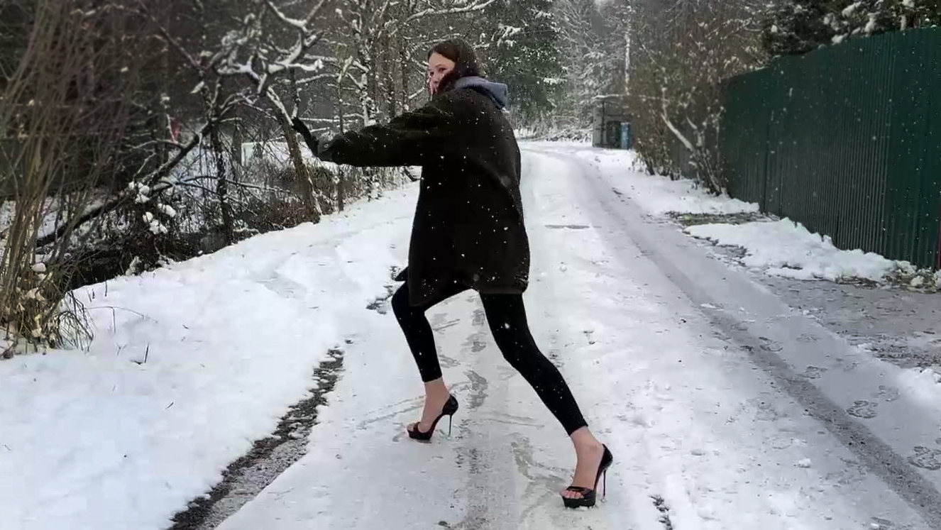 NEW SEASON OPEN! Seven pairs of High Heels on Slippery Ice, High Heels ...