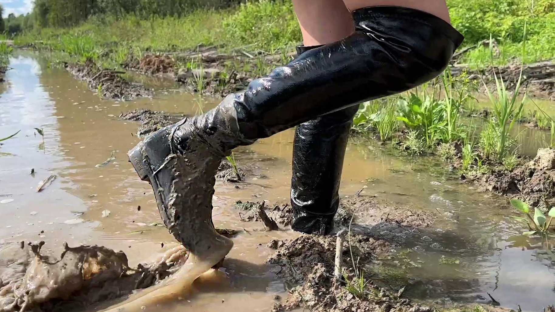 Leather Flat Knee High Boots in MUD, Muddy Jackboot, Muddy Latex Boots, Boots in Swamp ...
