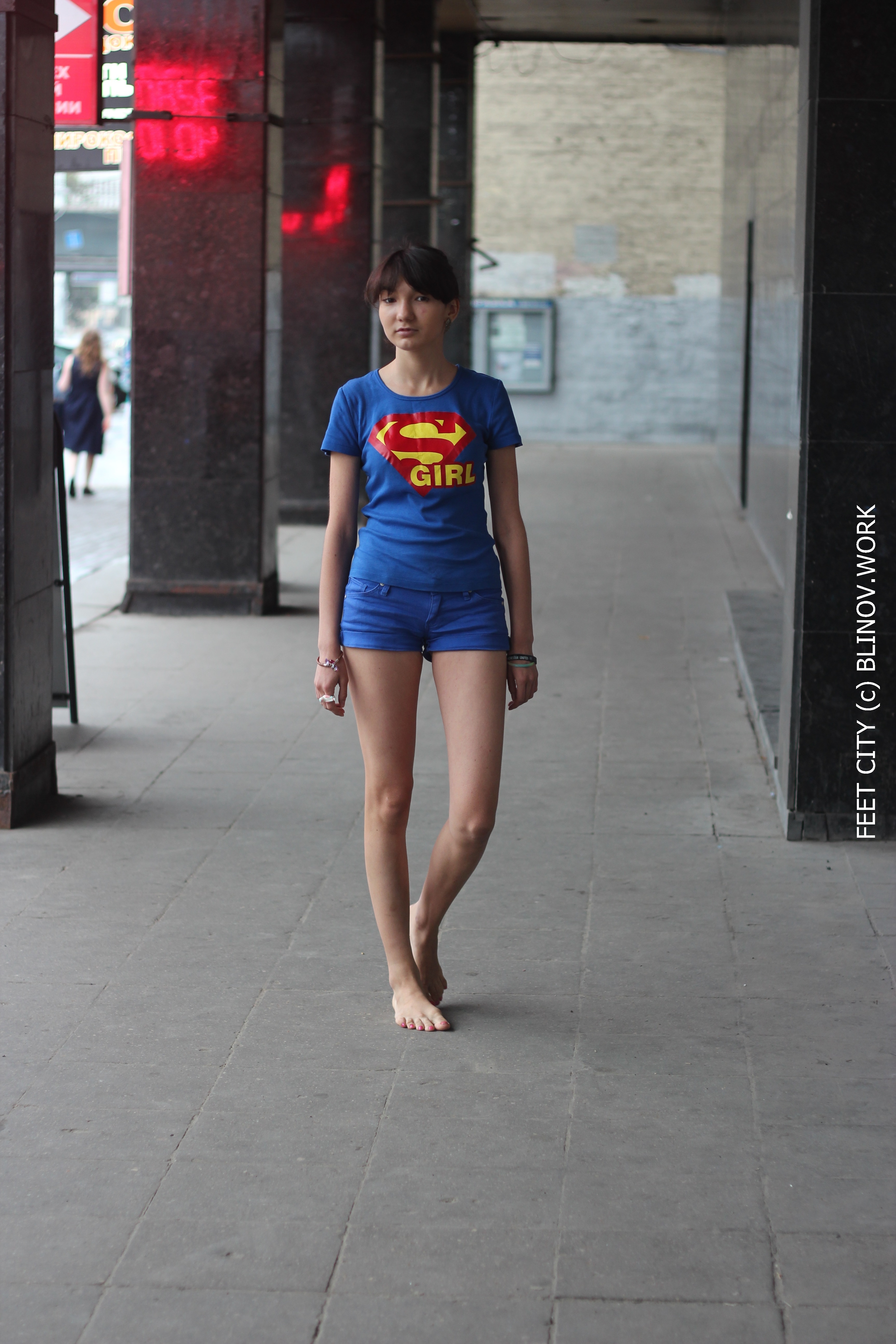 Barefoot Evie waiting for Halloween | Preview - FEET CITY | BLINOV.WORK ...