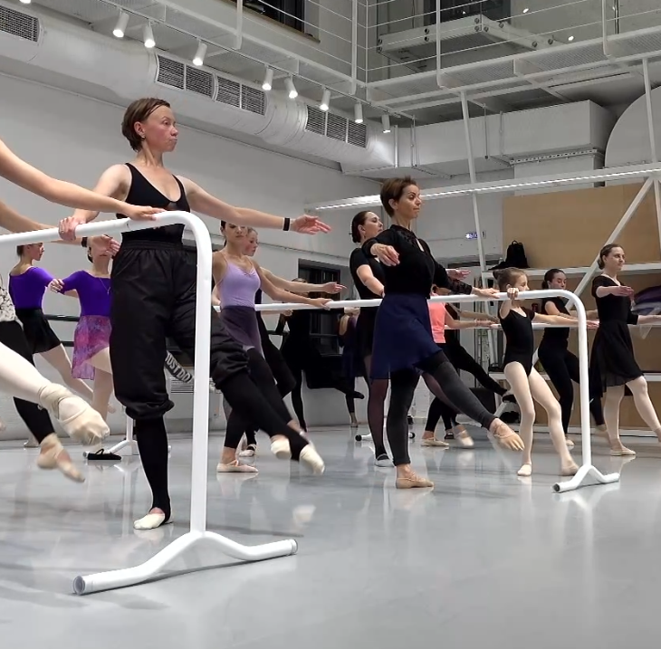 BATTEMENT DÉVELOPPÉ. Первый класс - Smart Ballet | Boosty