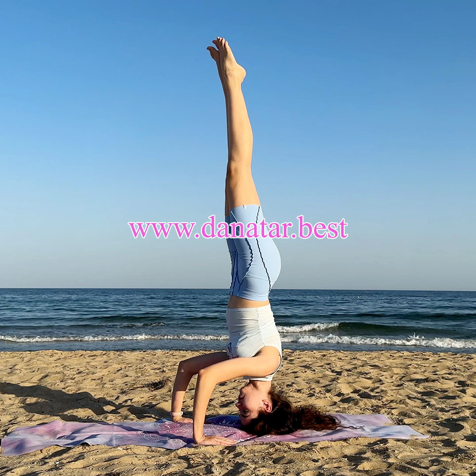 Yoga-style warm-up on the seashore - Dana Taranova DanaTar Motivation/Aesthetic/Sports | Boosty