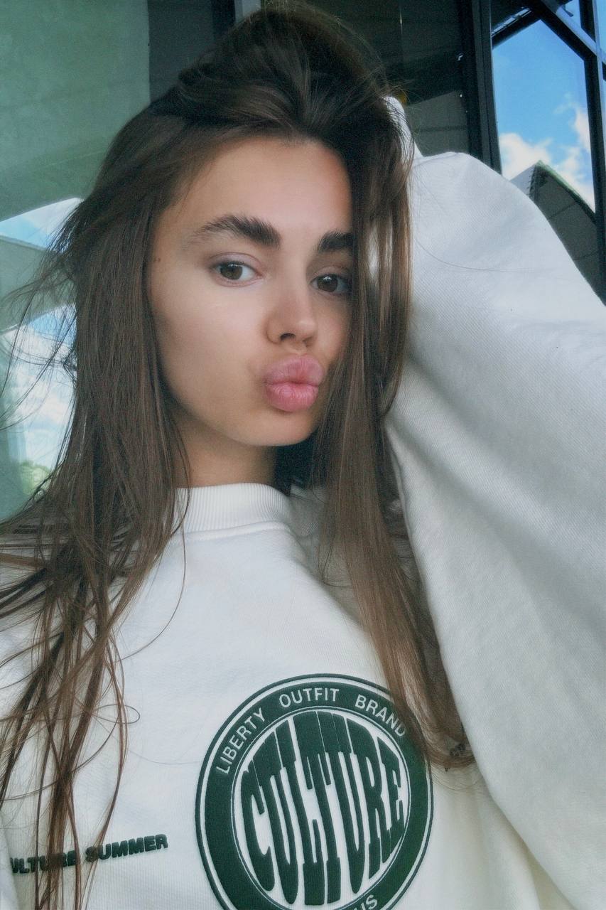 Eva Leo - exclusive content on Boosty